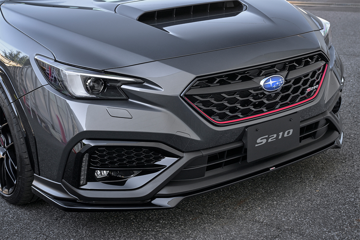新型「S210」大阪で初登場！ SUBARUが300馬力の「"ハイパフォーマンス"なWRX」を見せた！ クールな金属調ボディ×過激エアロがスゴい！ | すばるのニュース | くるまのニュース特設サイト
