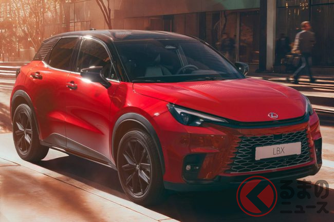 約760万円！ レクサス"新"「最小SUV」発表！ 大口顔「コンパクトモデル」に「ヴァイブラントED」登場！ 黒仕様な「LBX」独国に登場 | くるまのニュース