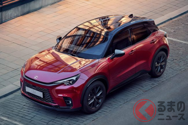 約760万円！ レクサス"新"「最小SUV」発表！ 大口顔「コンパクトモデル」に「ヴァイブラントED」登場！ 黒仕様な「LBX」独国に登場 | くるまのニュース