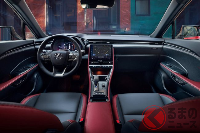 約760万円！ レクサス"新"「最小SUV」発表！ 大口顔「コンパクトモデル」に「ヴァイブラントED」登場！ 黒仕様な「LBX」独国に登場 | くるまのニュース