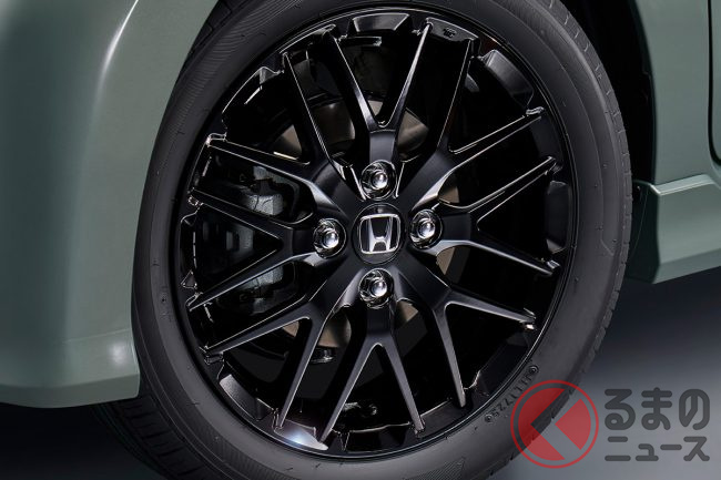リッター"23km"走る！ ホンダ新「"軽"ワゴン」発表！ カクカクデザイン&広びろ内装採用！ 黒すぎる「ブラックスタイル」も登場の「N-WGN」が販売店でも話題に | くるまのニュース